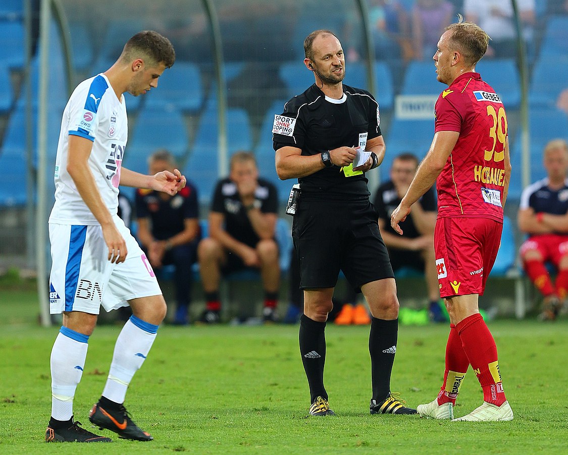 How to Overcome Fear When Refereeing