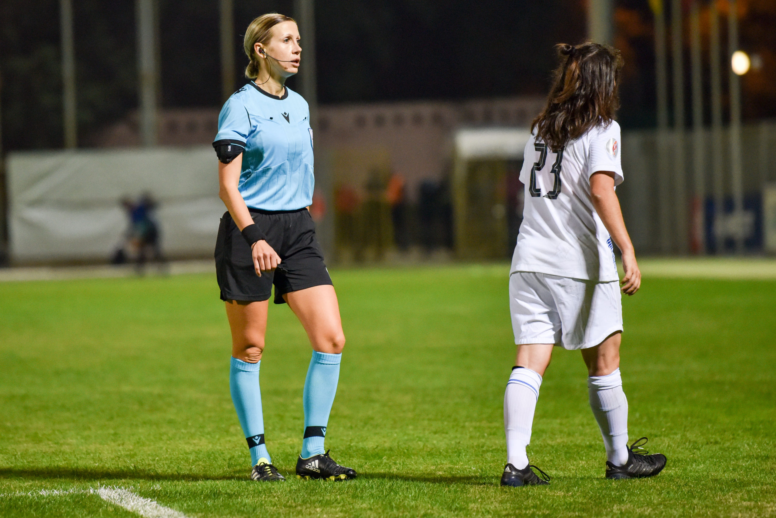 The Importance of Body Language Out in The Middle - The Third Team