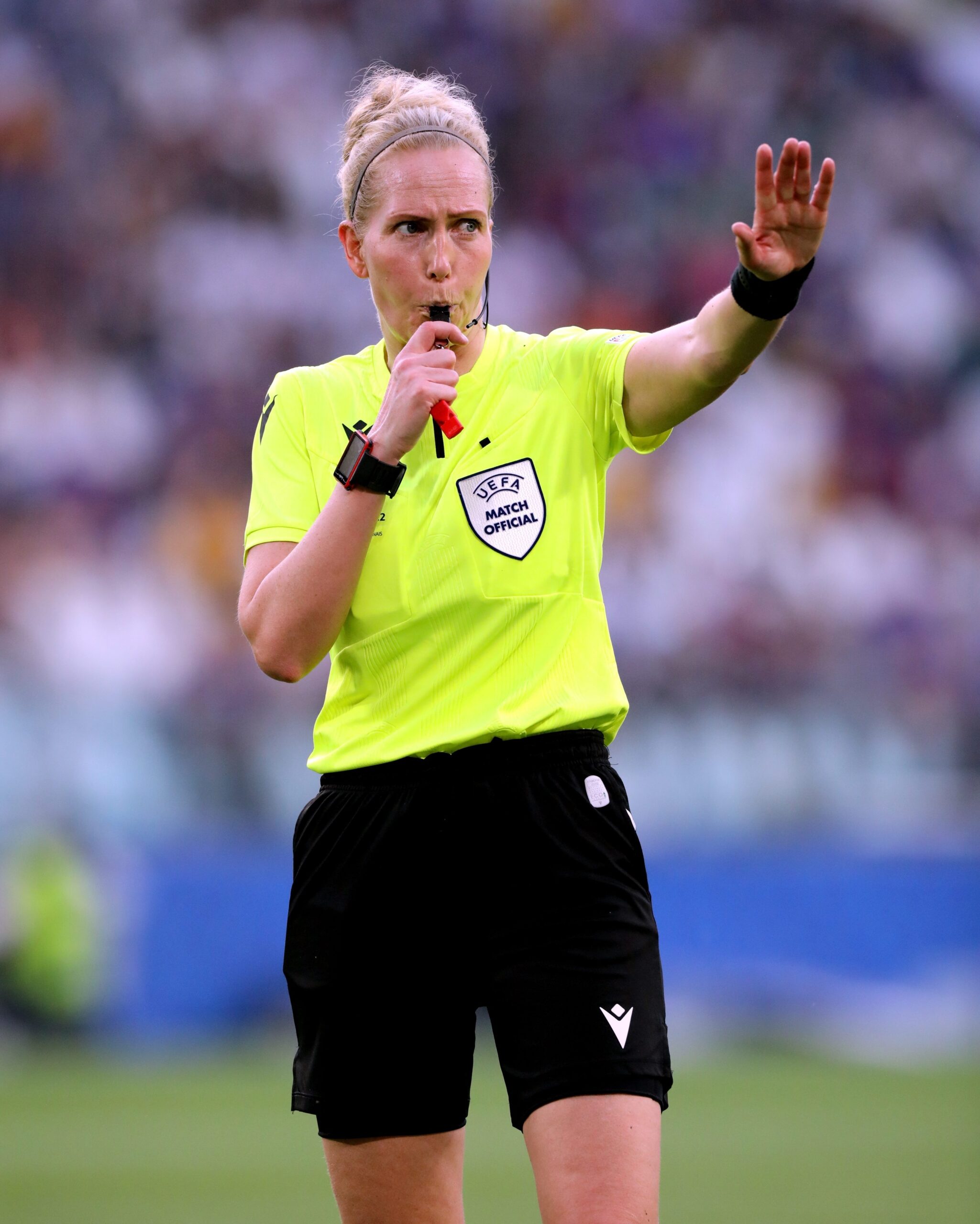 How an Official's Body Language Impacts Other Game Participants